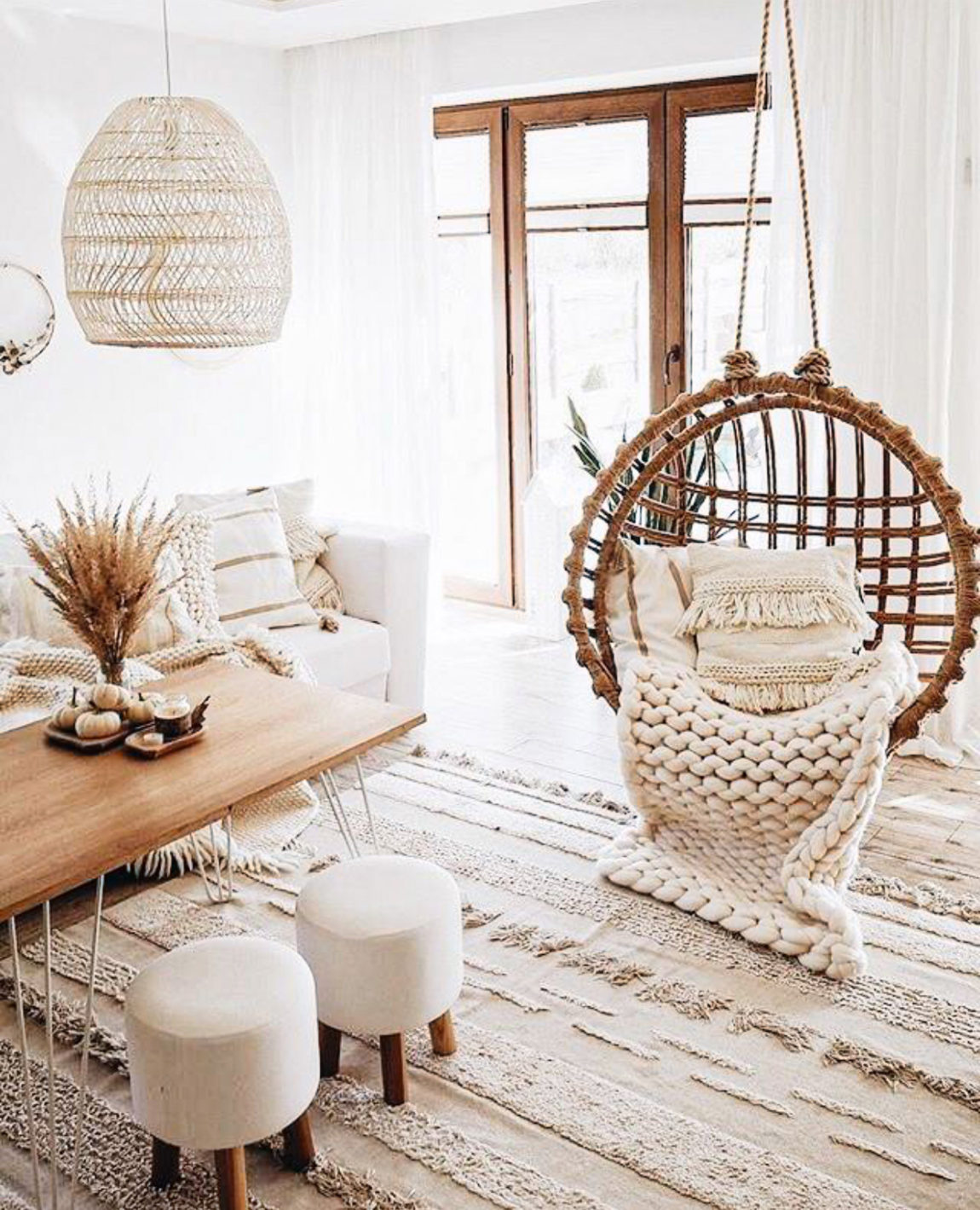 10 Chic and Cozy Boho Living Room Ideas - DIY Darlin'