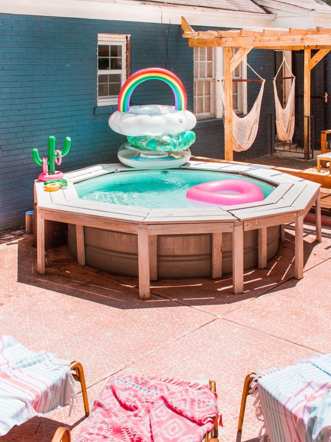 10 of The Best DIY Stock Tank Ideas for Summer - DIY Darlin'