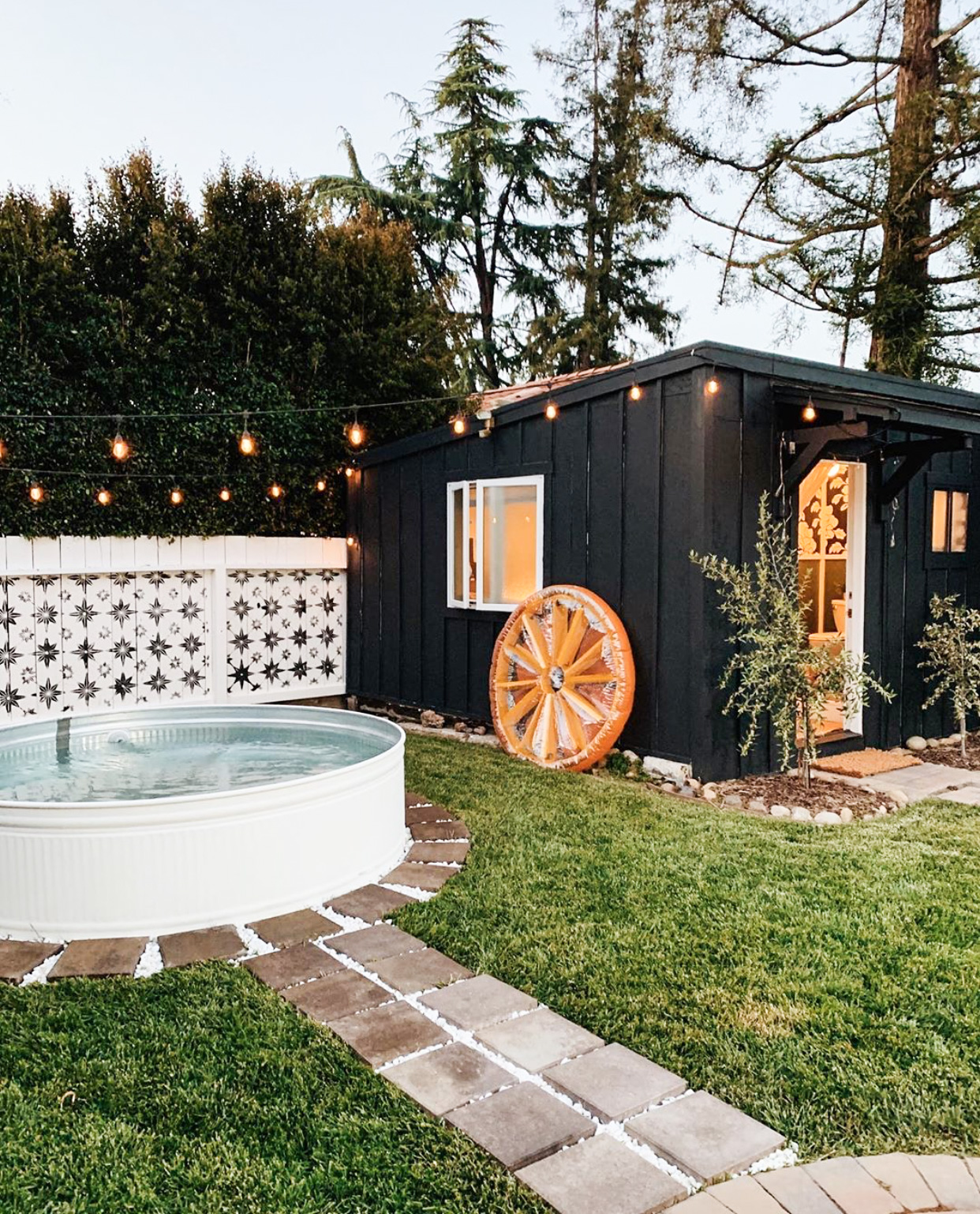10 of The Best DIY Stock Tank Ideas for Summer - DIY Darlin'