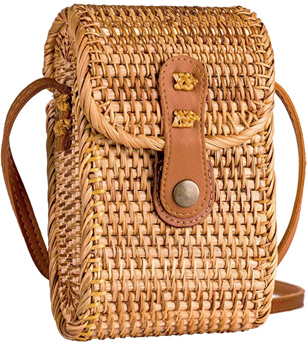 Must-Have Trendy Woven Summer Bags - DIY Darlin'