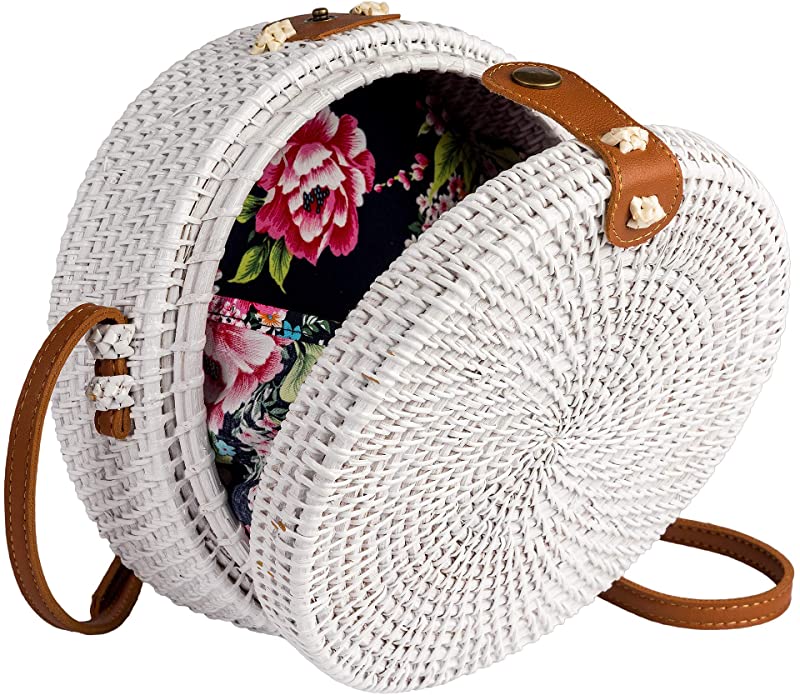 Must-Have Trendy Woven Summer Bags - DIY Darlin'