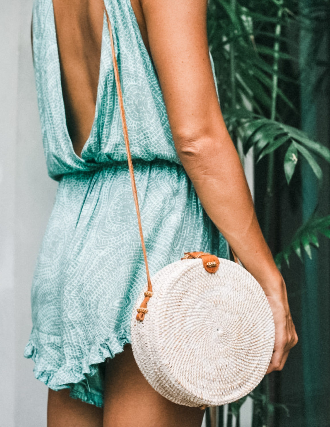 Trendy Woven Summer Bag Outfits - DIY Darlin'